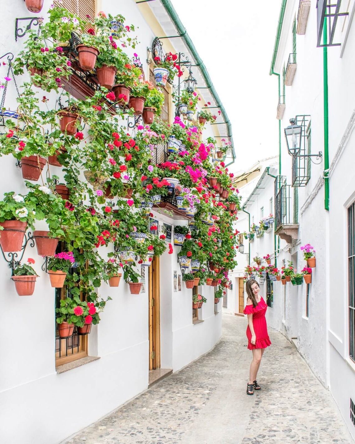 Spain or Italy: Which Country Should You Visit? (Pros & Cons!)