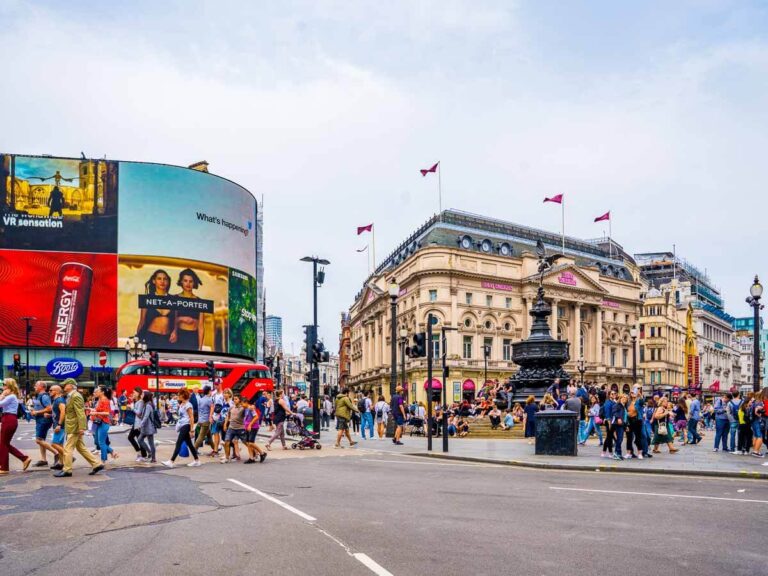 The 22 Most Famous Streets in London to Visit - Gringa Journeys