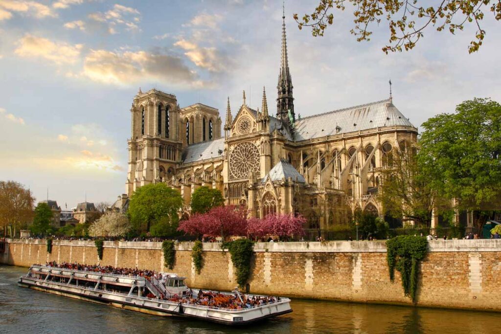 The 20 Best Books About Paris to Read Before Your Trip