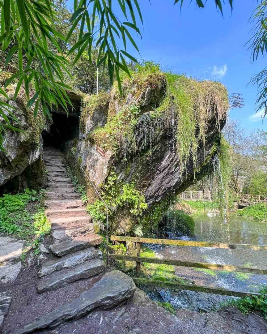 Kissing the Blarney Stone: Tips for Visiting & the Legend!