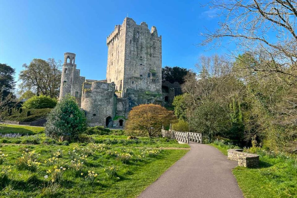Kissing the Blarney Stone: Tips for Visiting & the Legend!