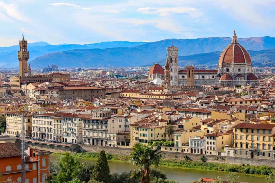 Spain or Italy: Which Country Should You Visit? (Pros & Cons!)