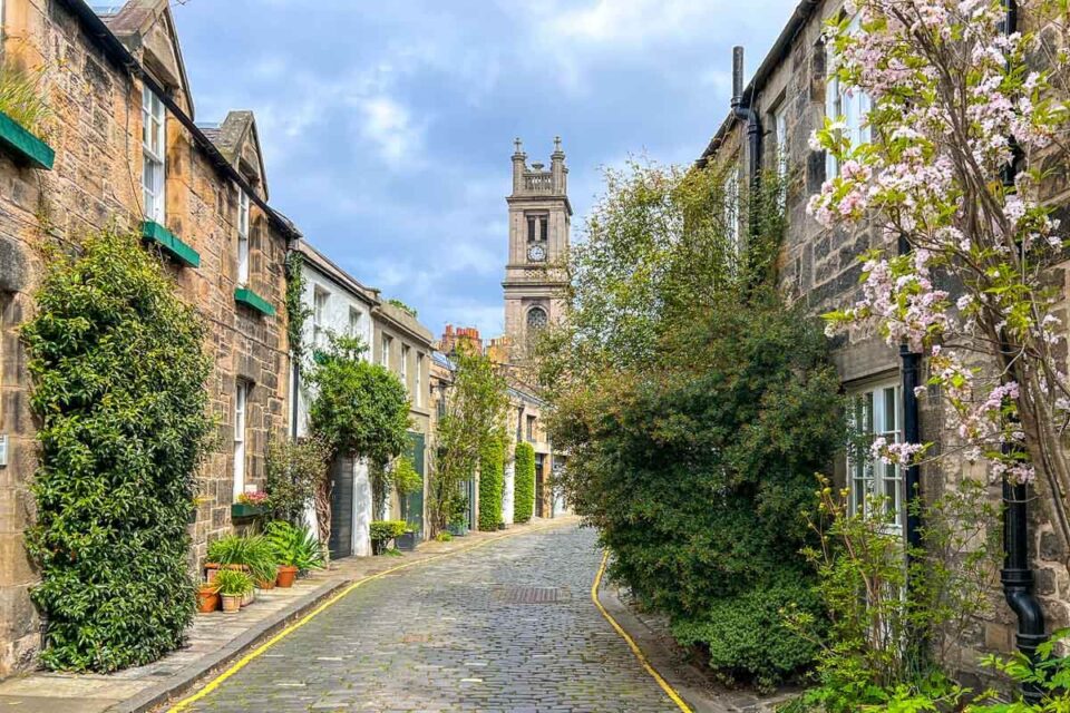 Scotland vs. Ireland: Which Country Should You Visit?