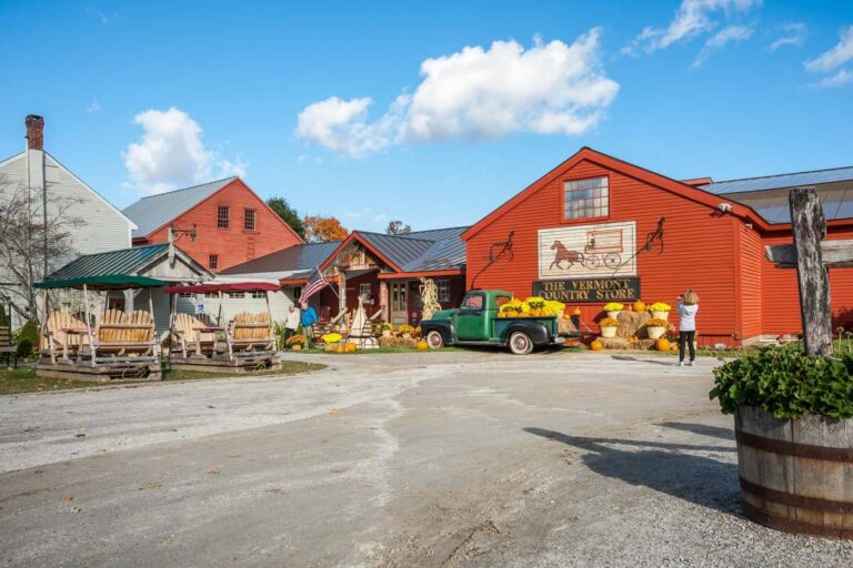 The 14 Best Things to Do in Vermont in the Fall - Gringa Journeys